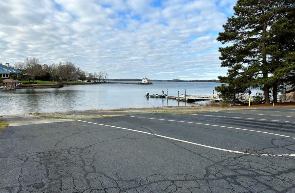 2 Fun Lake Norman Beach Options + Maps & Boat Ramps