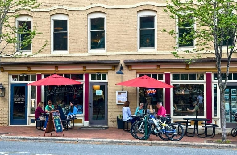 20+ Amazing Restaurants In Davidson NC + Drinks & Dessert