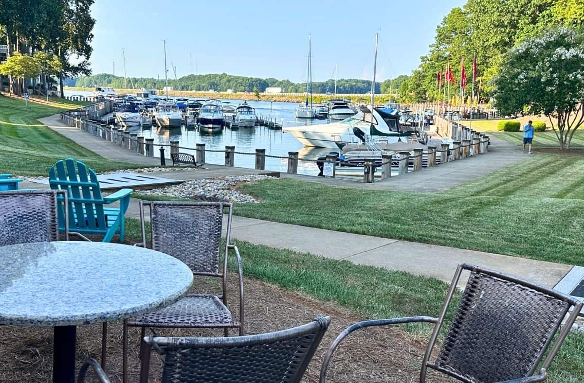 The 9 Best Waterfront Restaurants On Lake Norman For 2025